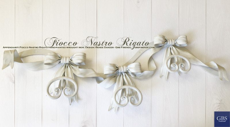 Fiocco Nastro Rigato. Appendiabiti da muro - GBS Firenze - CASA